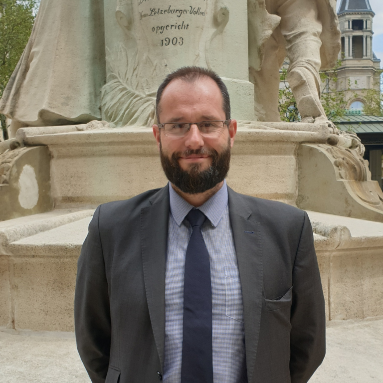 FORSIDES - Notre équipe - Luxembourg